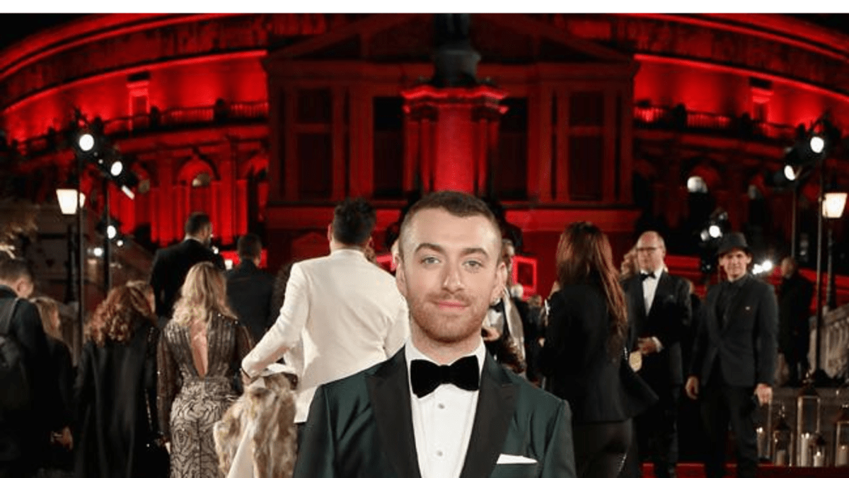 Sam Smith's svelte figure - 8days