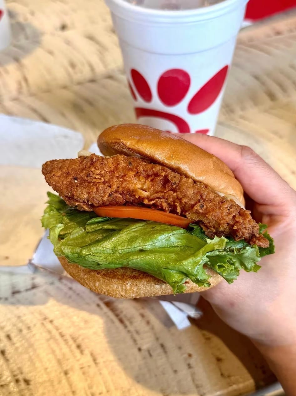 Long Queues At Chick-fil-A S’pore’s Newly-Opened Outlet & What To ...