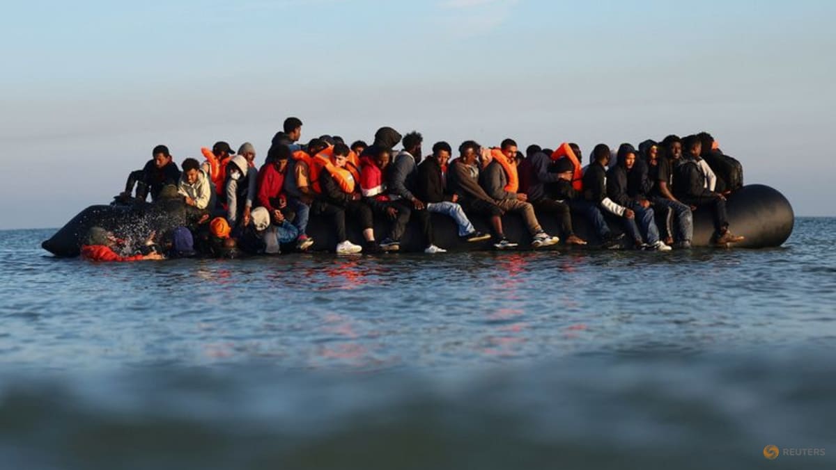 Despite crackdowns, thousands of migrants still risk deadly Channel ...