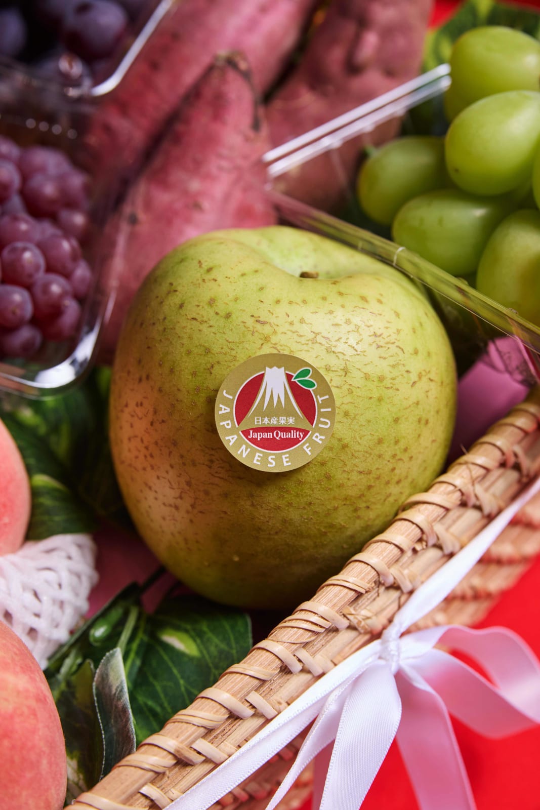 4 Irresistible Japanese Fruits To Buy Now, From Gummy-Like Grapes To ...