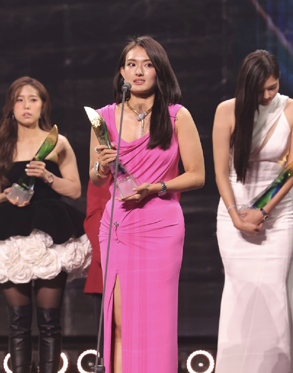 Top 10 Winner Hong Ling Says Family, And Not Work, Is Her Priority Now ...