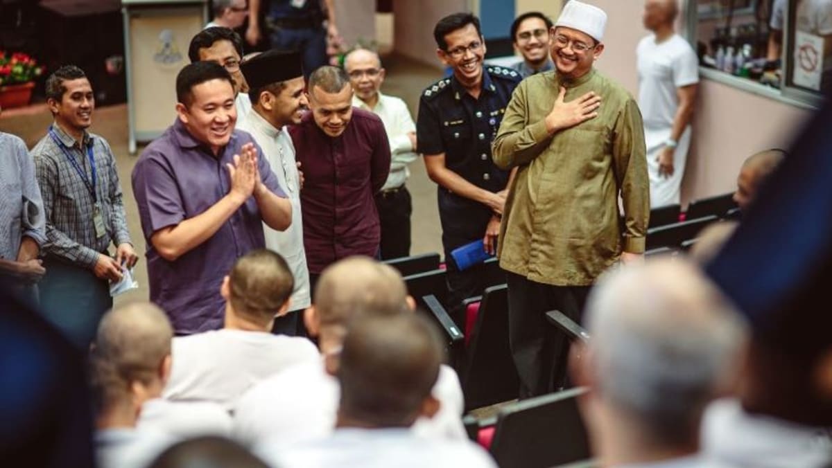 2 orang Mufti masuk Penjara Changi dampingi banduan, beri 'hadiah' dan ...