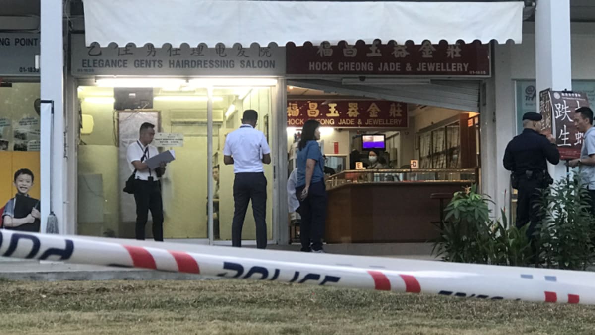 Kes rompakan barang kemas di Ang Mo Kio: Bekas pemandu Grab dipenjara 3 ...