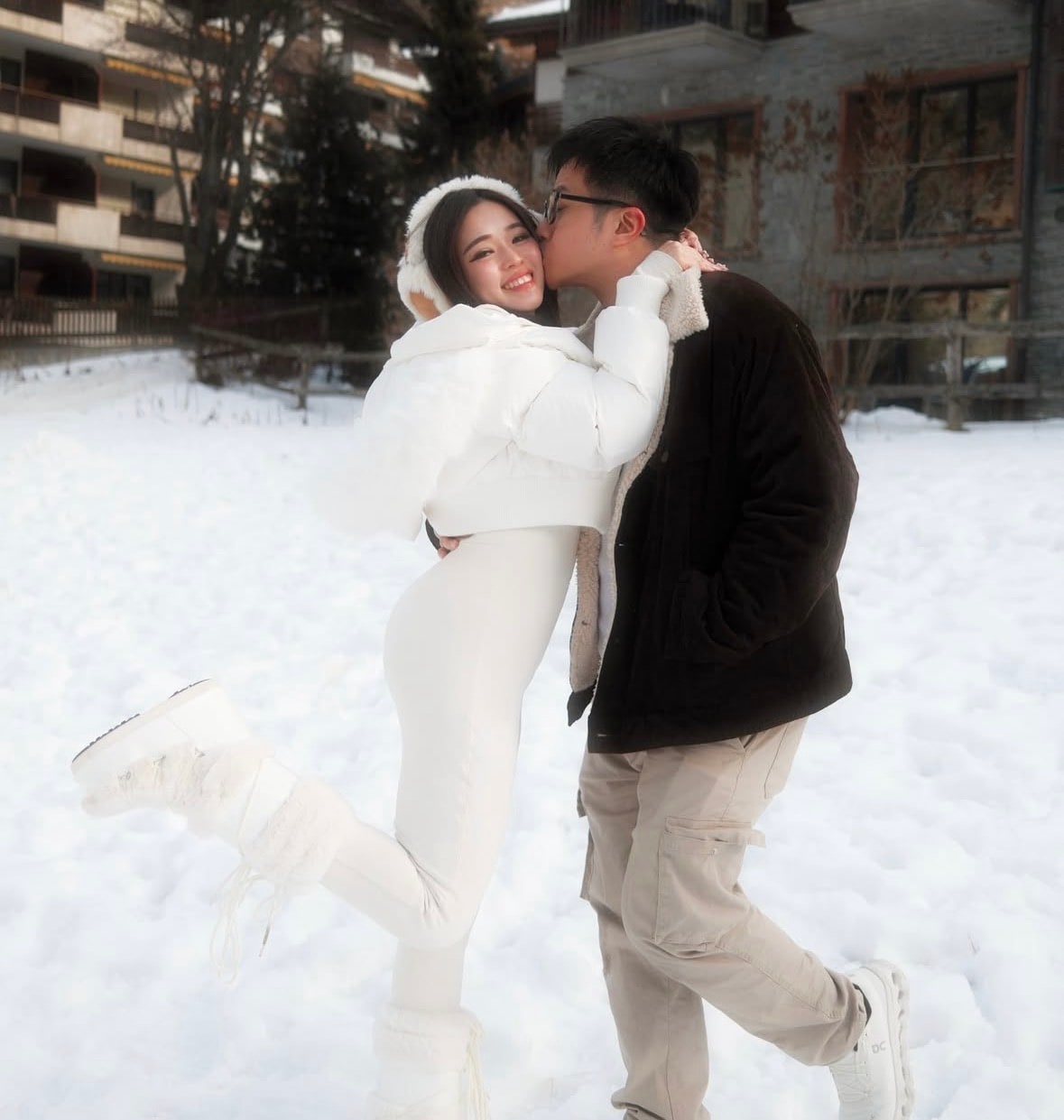 Ex NOC Founder Ryan Tan Proposed To Girlfriend In Switzerland - 8days