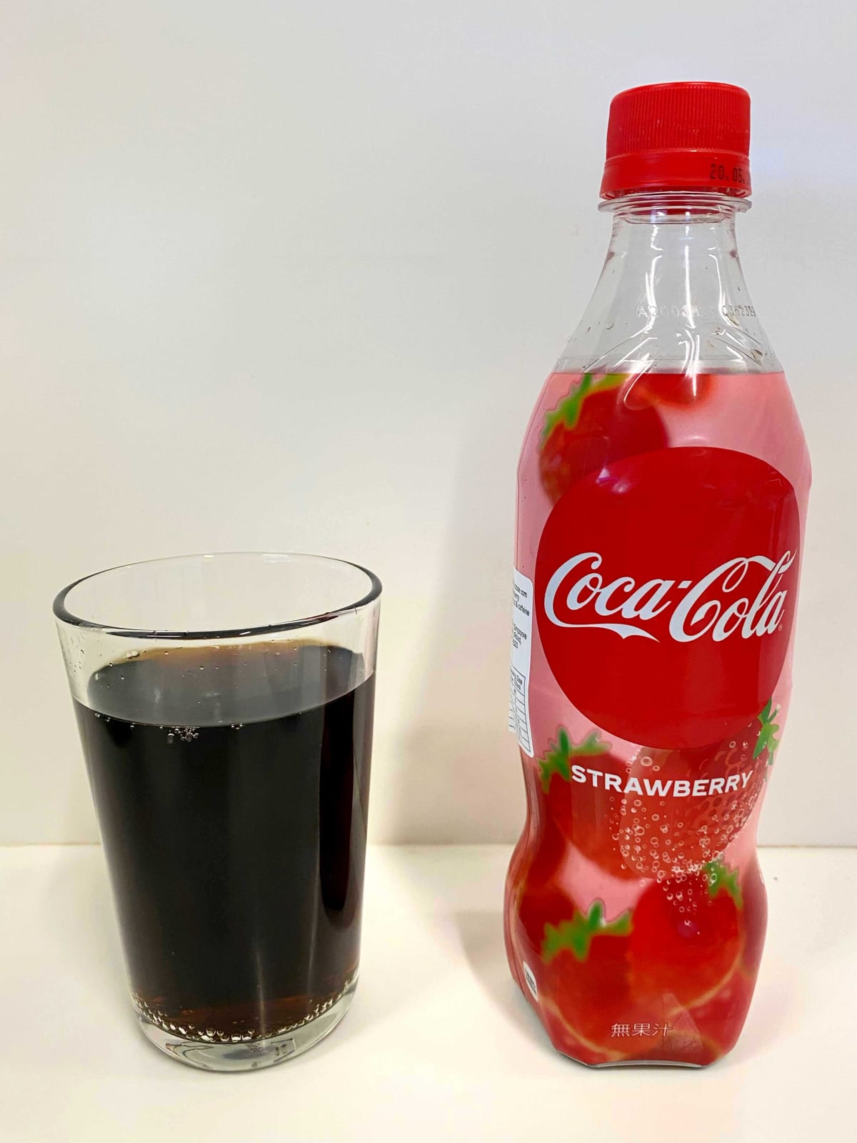 Coca-Cola Strawberry Taste Test: Nice Or Not? - 8days