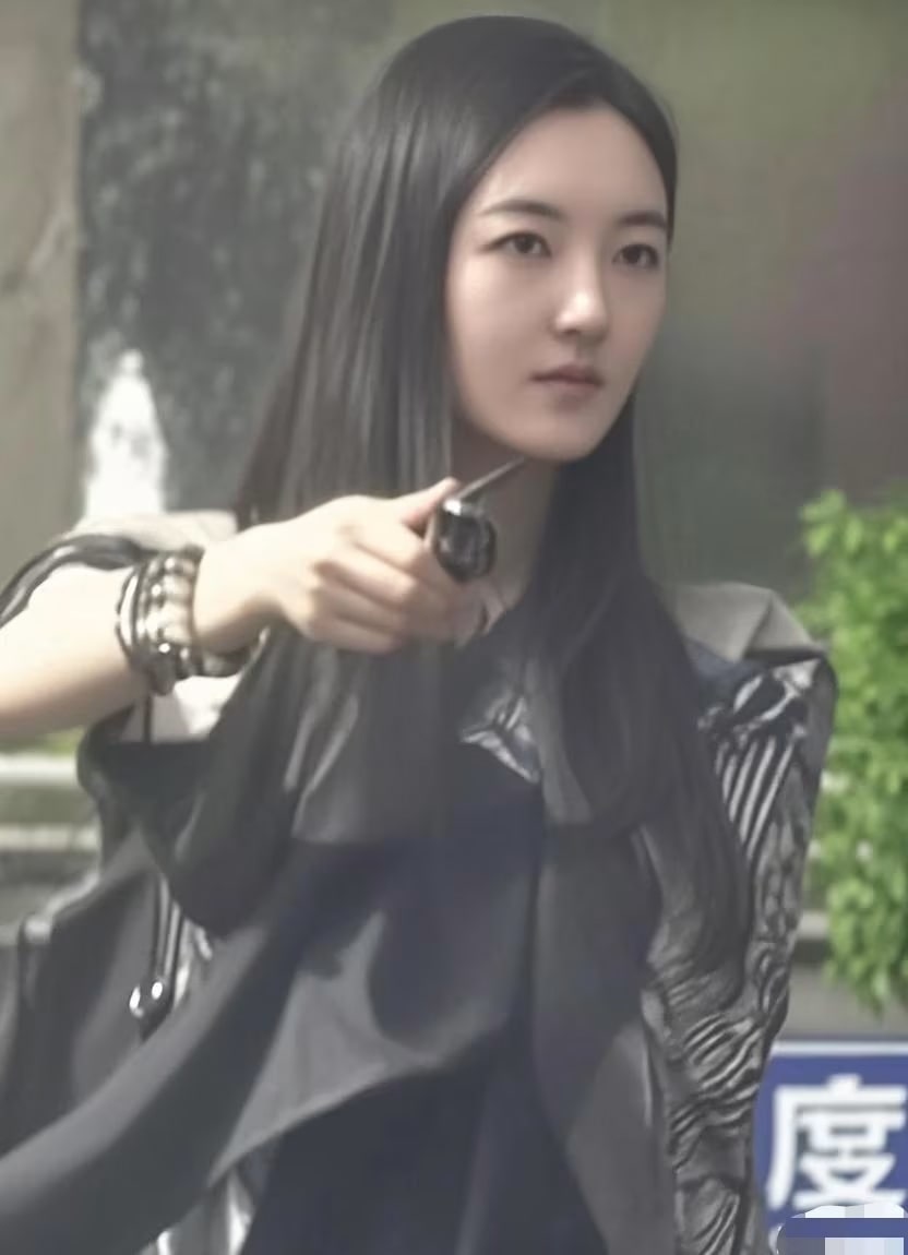 Faye Wong’s Daughter Li Yan Helps Dad Li Yapeng Sell S$4mil Worth of ...