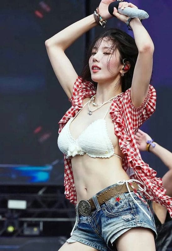 K-Pop Star Kwon Eunbi’s Provocative Waterbomb Festival Performance Goes Viral - 8days