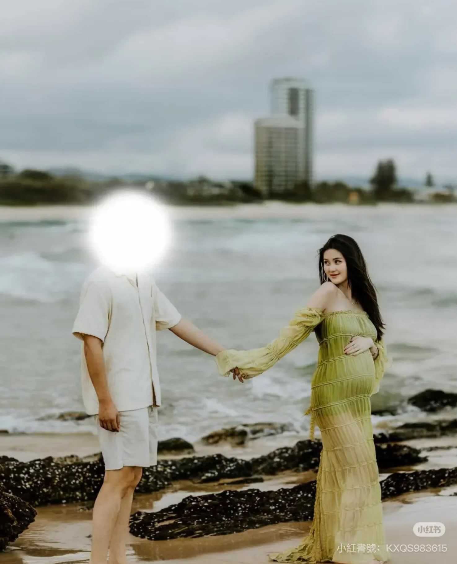 孙芸芸女儿未婚生子！“孩子的爸”驳斥不负责任说法，晒照揭孩子已2岁 - vibes by 8world