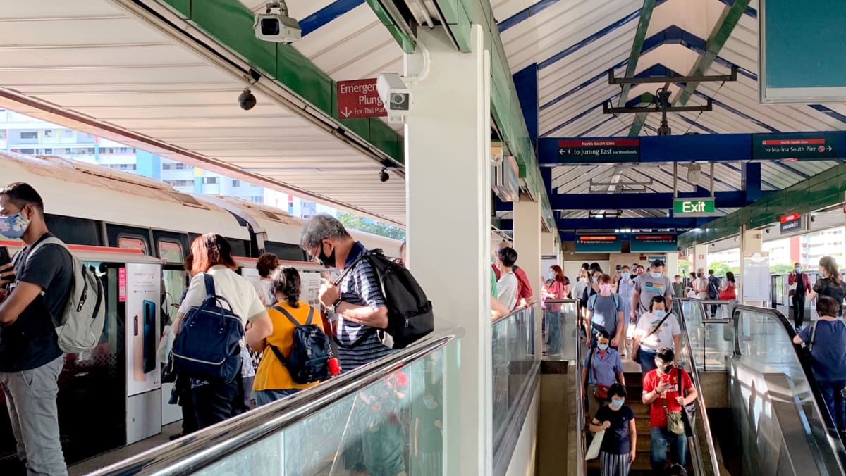 LTA changes peak-hour train frequencies again to allow commuters to ...