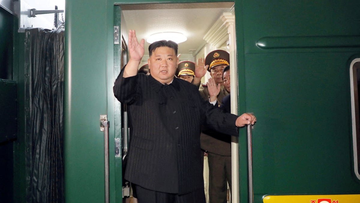 வடகொரியத் தலைவரின் சொகுசு ரயில்... உள்ளே என்ன உள்ளது? - Seithi Mediacorp