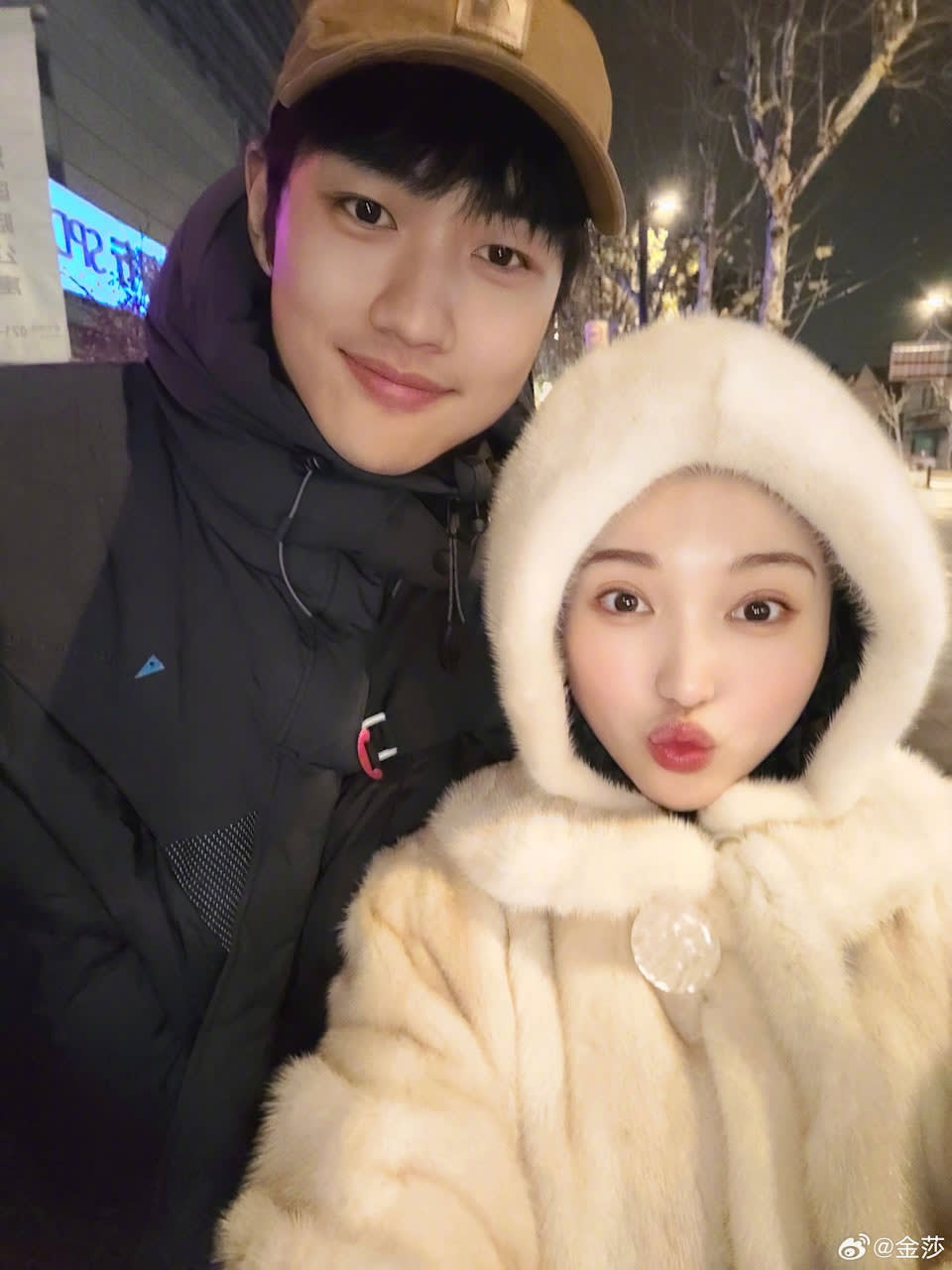 Mocked for Their 19-Yr Age Difference, Chinese Singer Jin Sha, 44, and ...