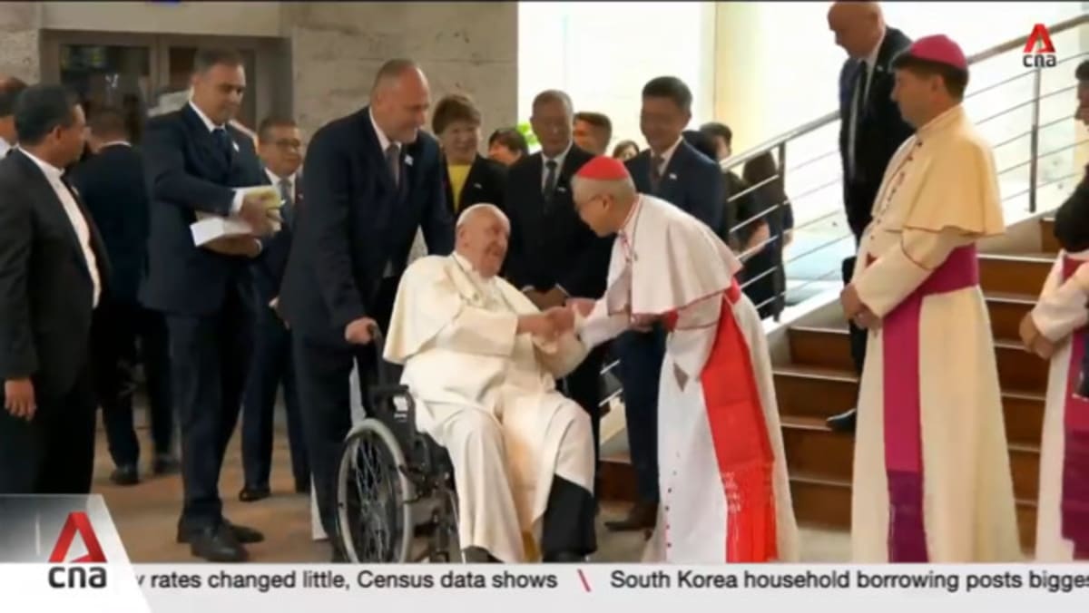 Pope Francis visits multicultural, multi-religious Singapore - CNA