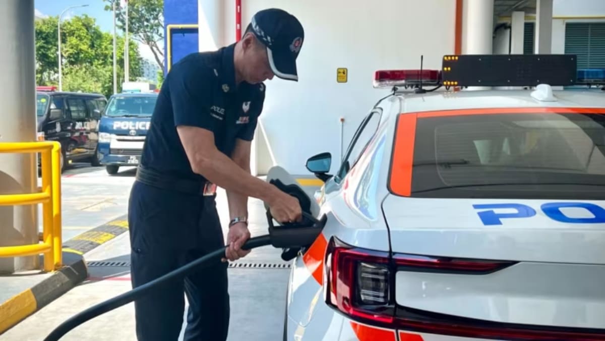 Lagi 19 EV Polestar 2 Polis Trafik bakal ronda ekspreswe pada Q2 2025 ...