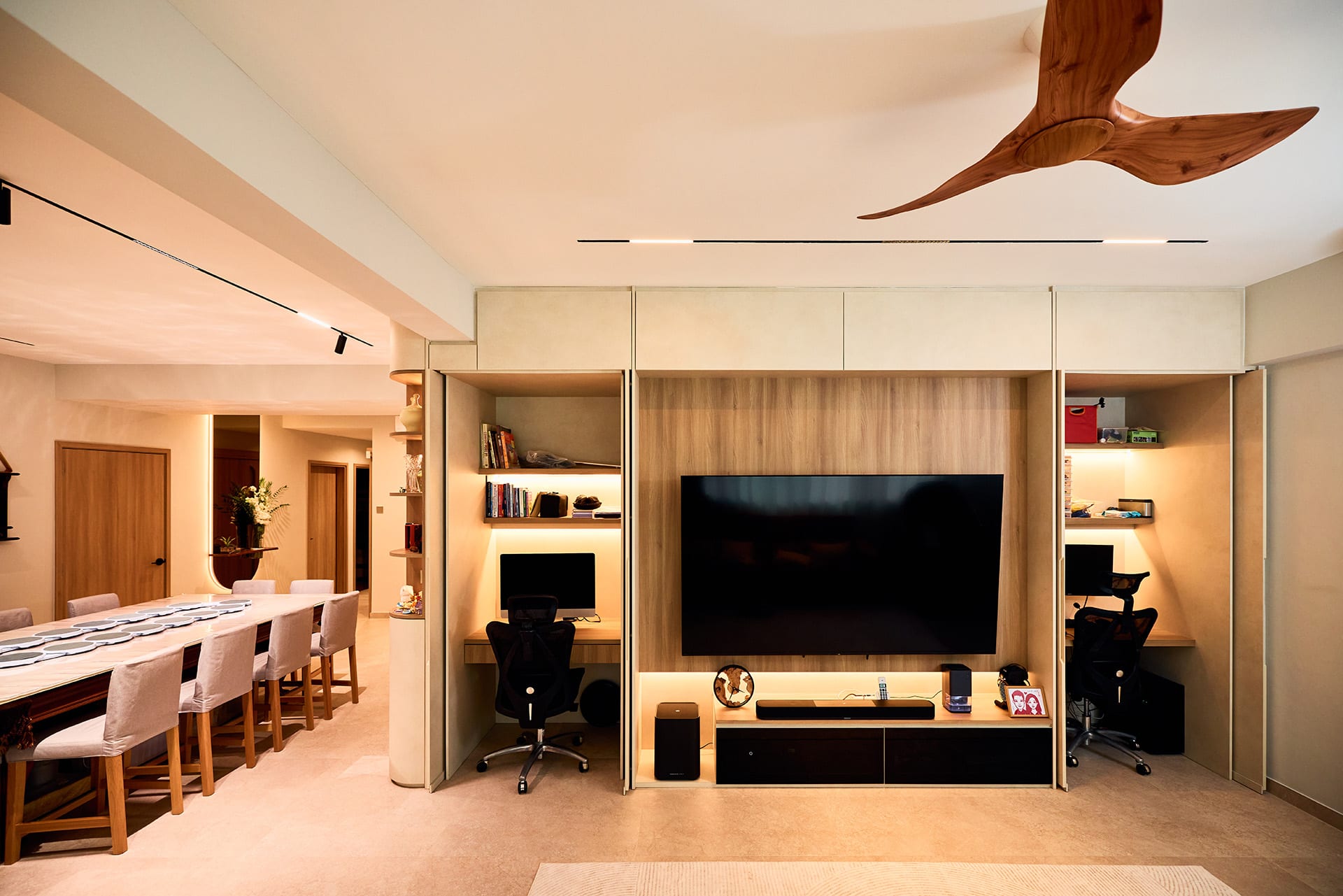 Darren Lim & Evelyn Tan Reclaim Master Bedroom From Their 4 Kids, Who ...