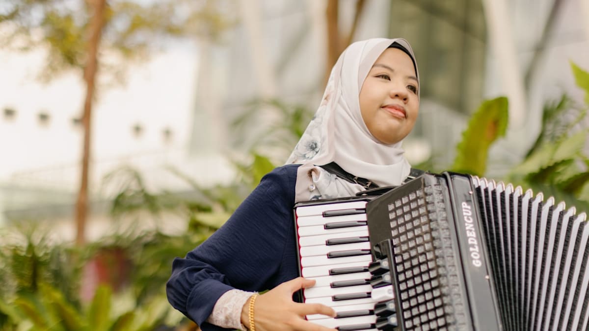 Penggiat muzik tradisional Melayu Syafiqah ’Adha terima Anugerah Artis ...