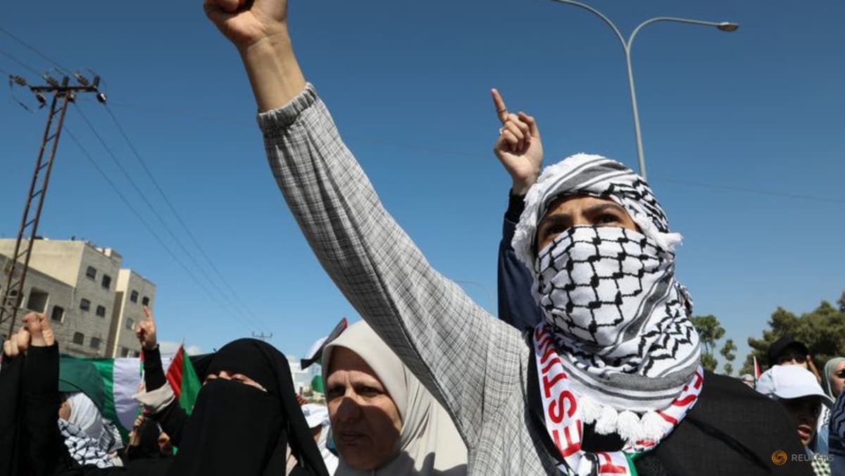 Thousands of Jordanians rally in Amman in support of Hamas - TODAY