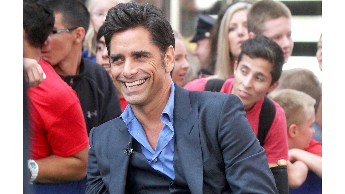 John Stamos pays tribute to late father - 8days