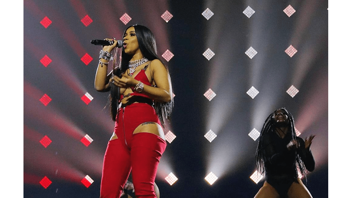 Cardi B wants liposuction - 8days