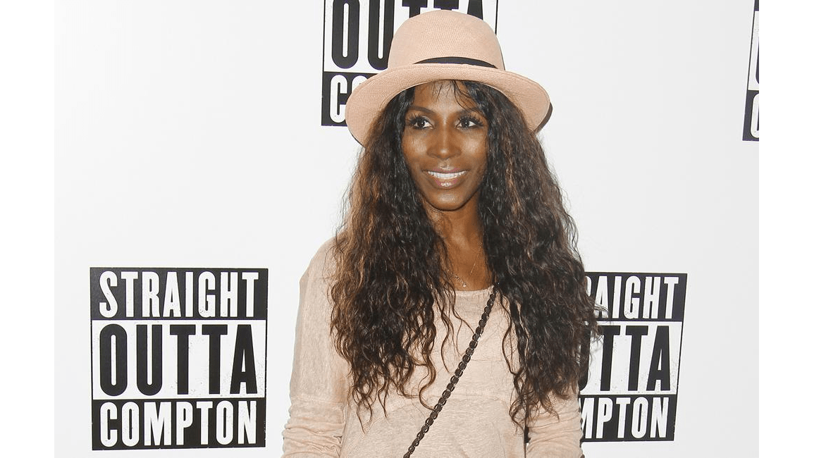 Sinitta to home-school her kids - 8days