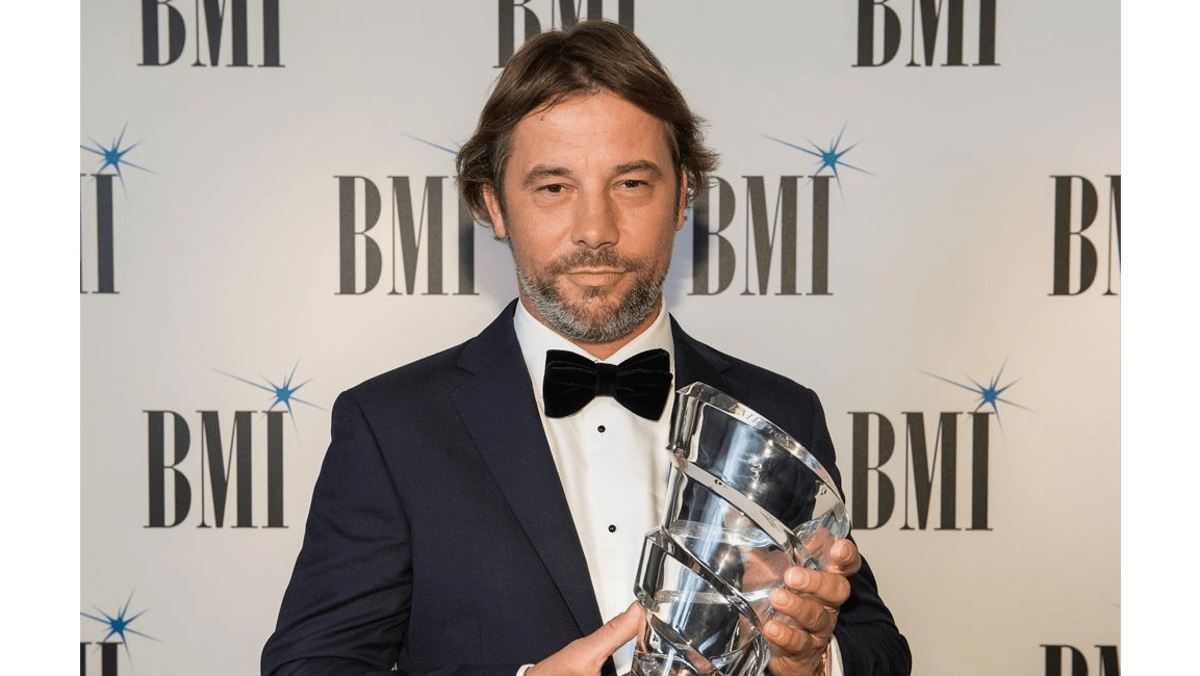 Jay Kay confirms he's married - 8days