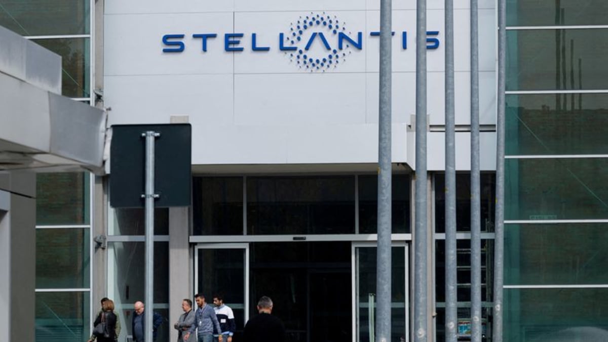 Stellantis swiftly reshapes strategy under Elkann after Tavares exit - CNA