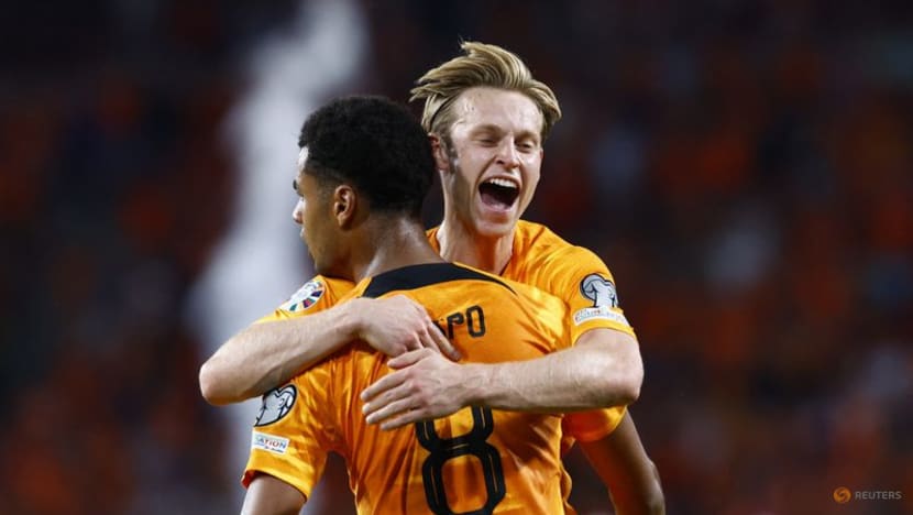 De Jong back for Dutch but no Depay or Ake - CNA