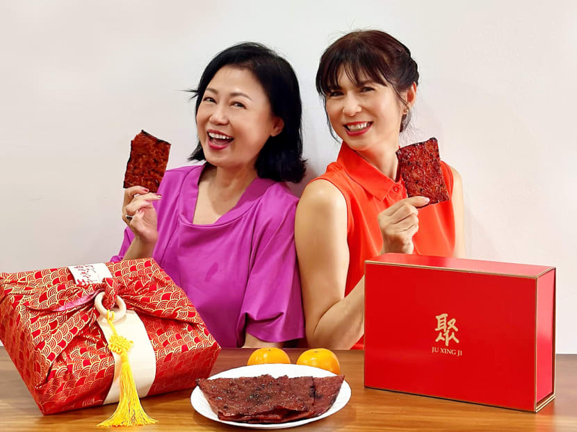 Pan Lingling & Xiang Yun Selling $98 Tangerine Bak Kwa For Chinese New ...