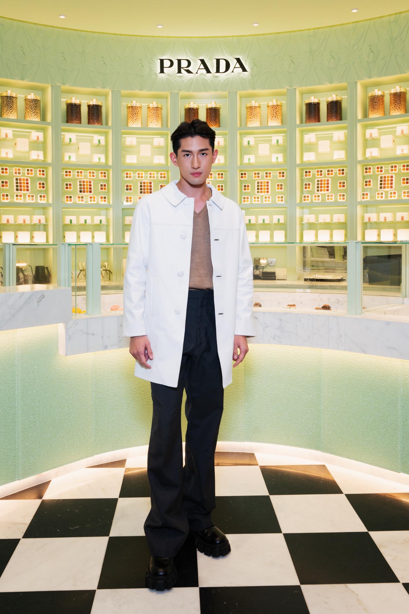 亚洲首家Prada Caffè落户ION Orchard！超美薄荷绿店面，TWICE Sana、周兴哲、Win Metawin、孙政、容启航都 ...