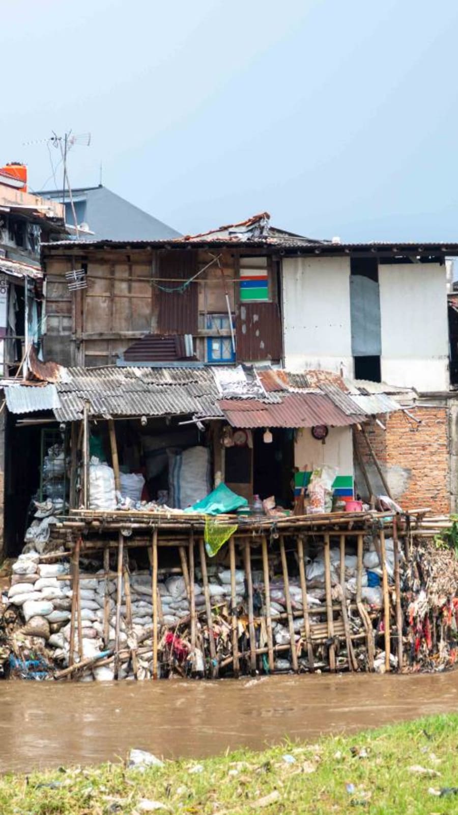 Indonesia grapples with ‘ticking time bomb’ of waste crisis - CNA