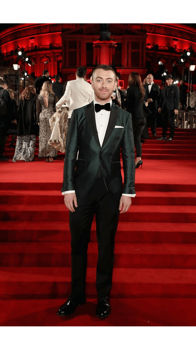 Sam Smith's svelte figure - 8days