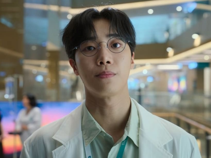 Trauma Code Star Choo Young Woo Unfollows 40 Sexy Influencers On IG ...