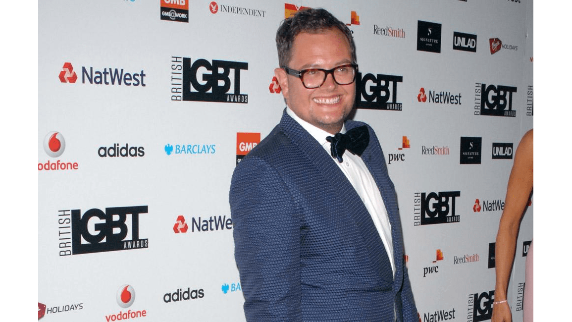 Adele got ordained for Alan Carr's wedding - 8days