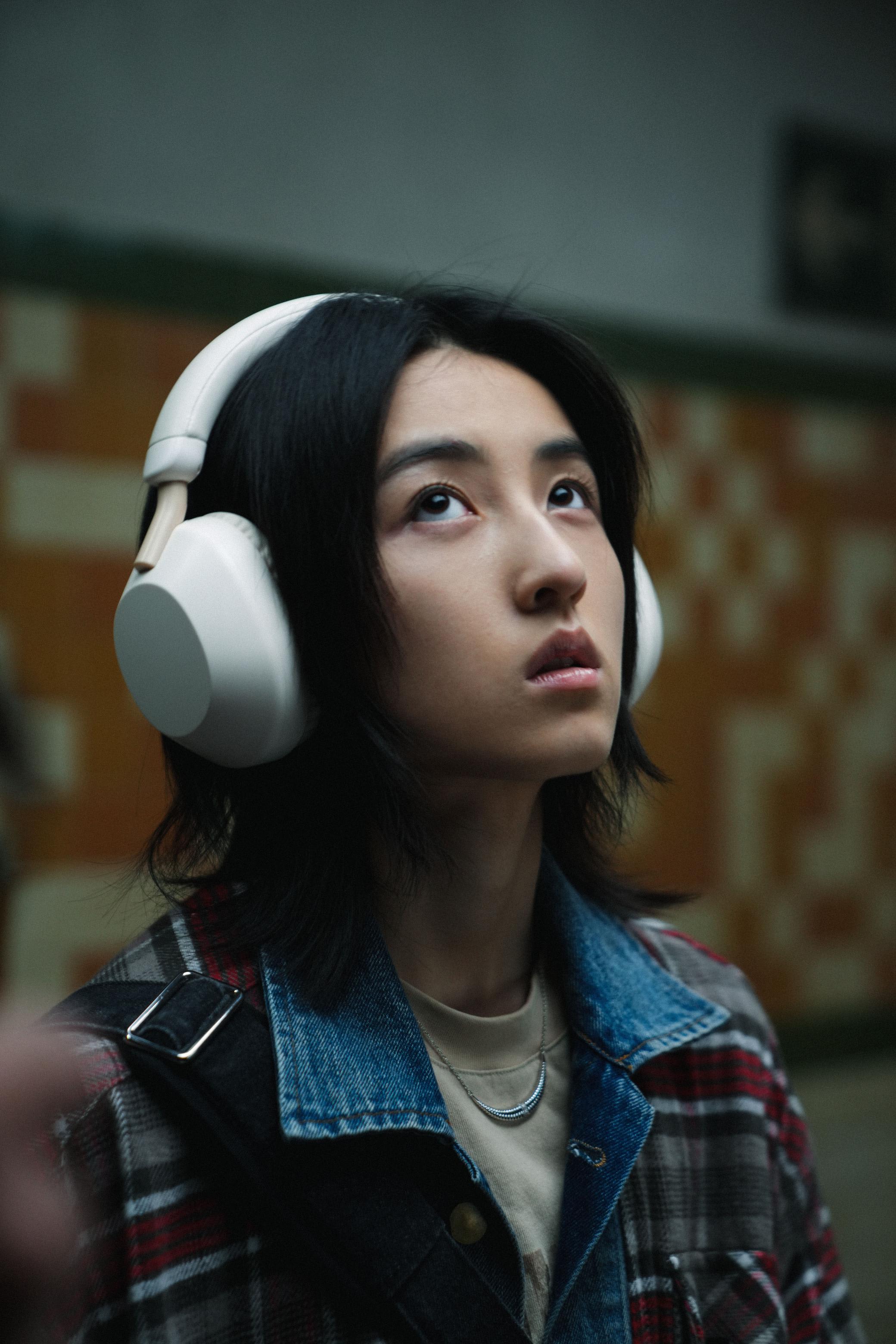 《捕风追影》 原来亲睹英雄倒下，是这种感受…… - vibes by 8world