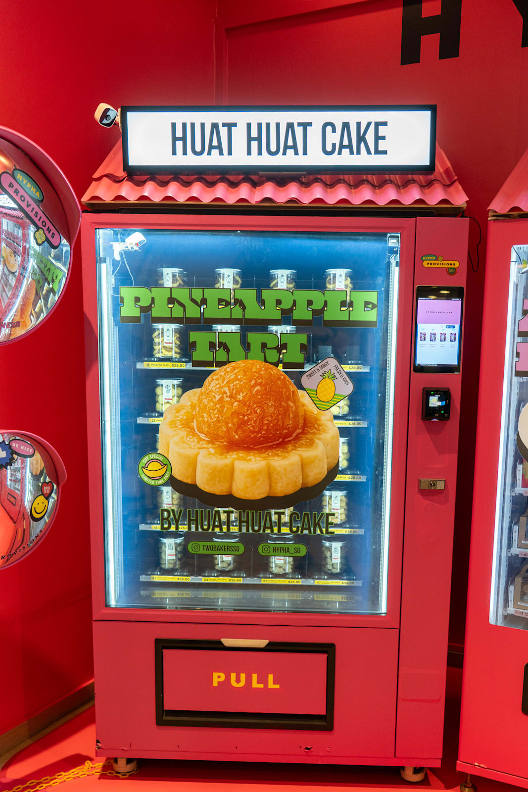 Pineapple Tart Vending Machine In Tampines Sells Yummy Handmade Chinese ...