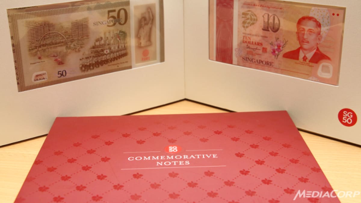 Two free SG50 note folders for every Singaporean household - TODAY