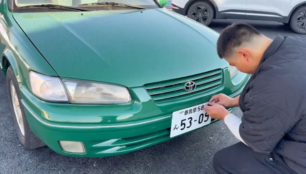 21-Yr-Old Man Builds Life-Sized Replica Of La Bi Xiao Xin's House ...