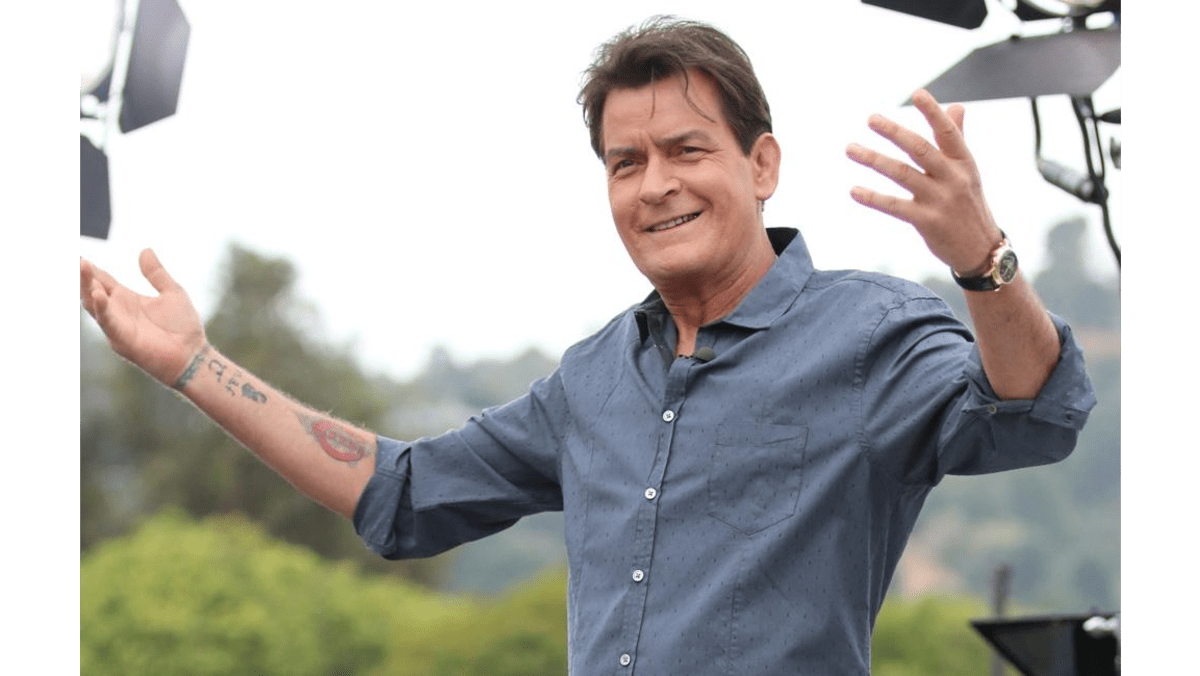 Charlie Sheen's baseball memorabilia sells for 4,4m - 8days