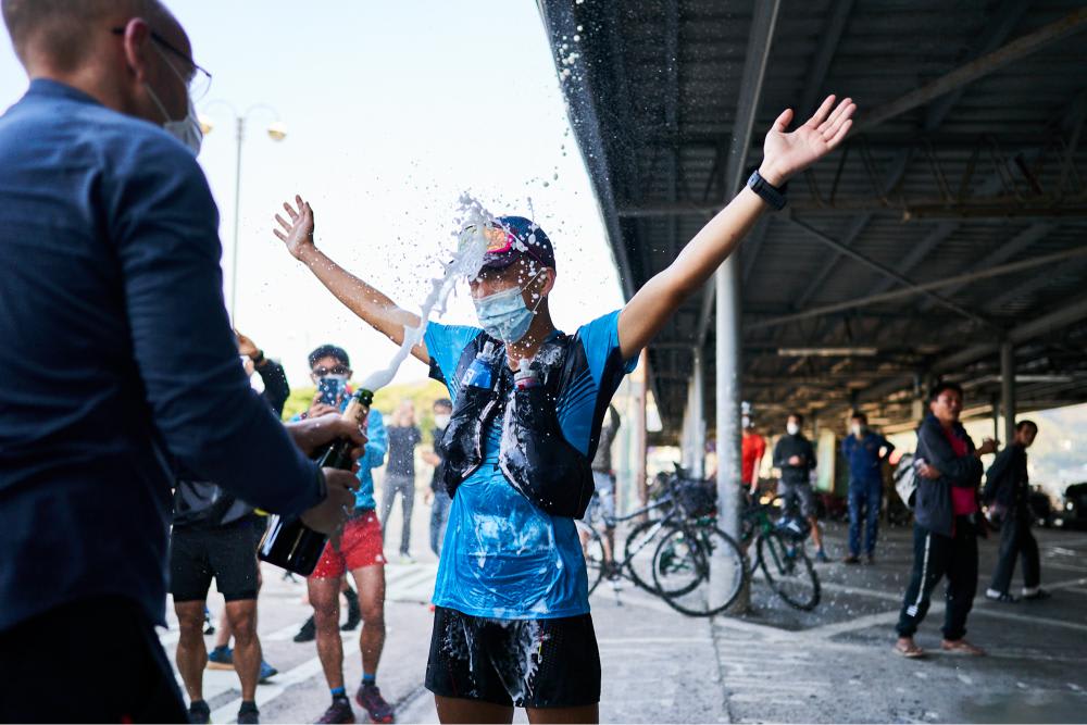 《香港四径大步走》 人生就是折腾、坚持，再超越自我 - vibes by 8world