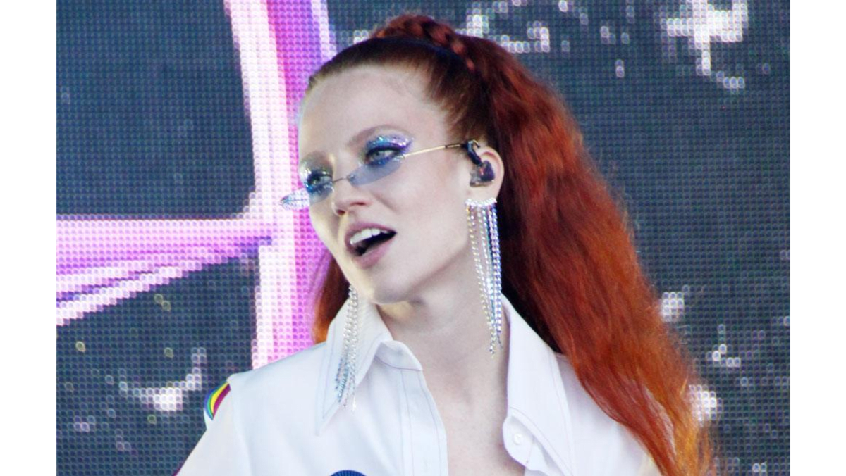 Jess Glynne and Ed Sheeran tackle ginger prejudice on new song - 8days