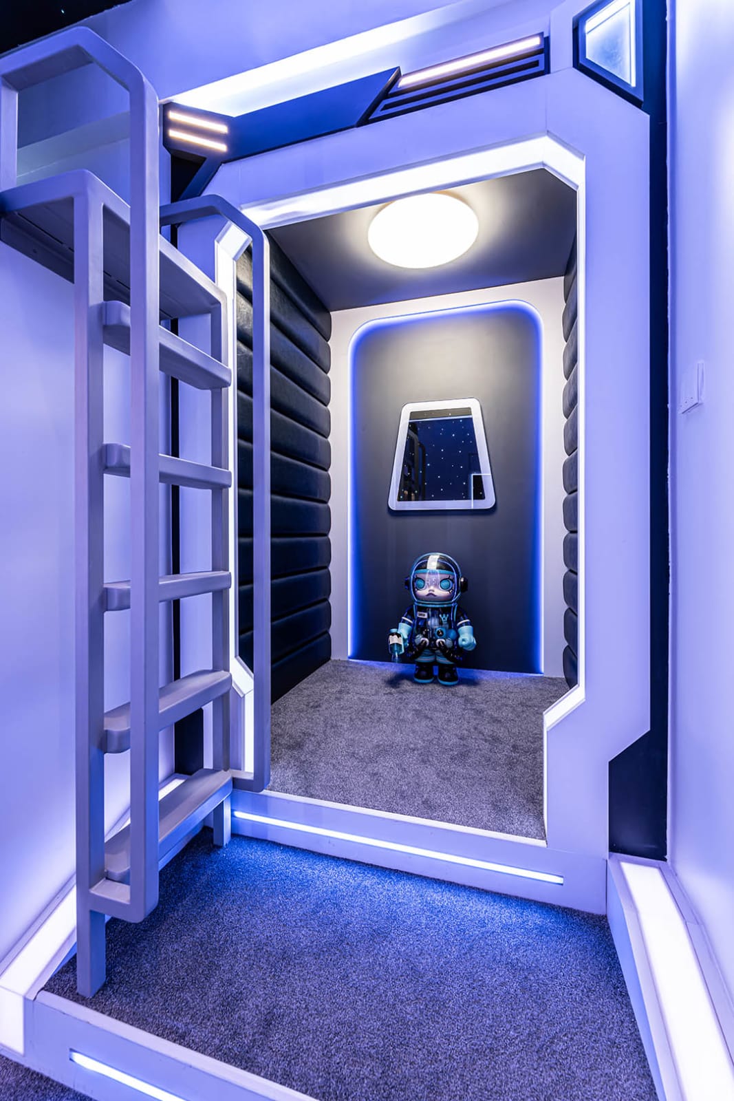 This Eclectic Home Had A $150K Renovation & Now Has Spaceship, Retro ...