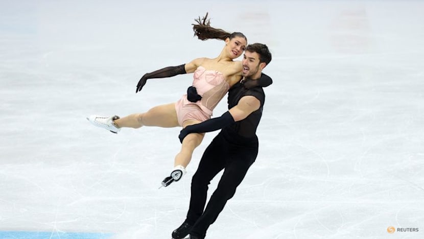 Figure skating-French duo Fournier Beaudry, Cizeron lead after rhythm ...