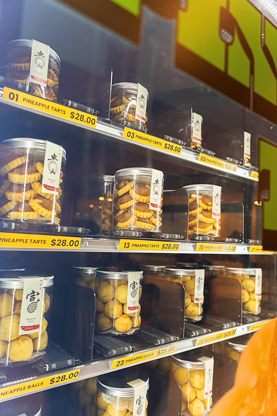 Pineapple Tart Vending Machine In Tampines Sells Yummy Handmade Chinese ...