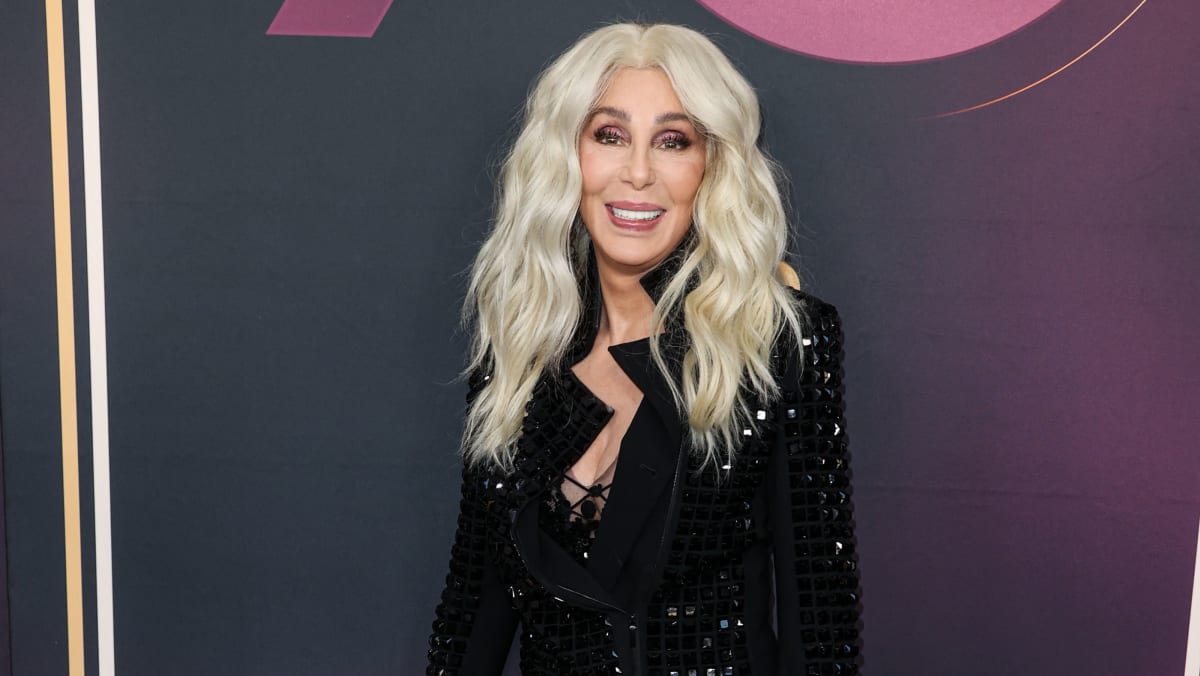 Cher, 76, Reveals What Keeps Her Looking Young - 8days