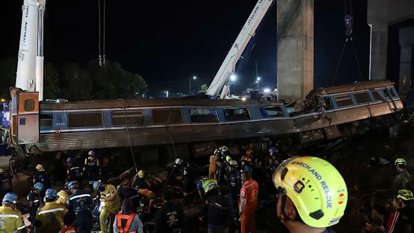 Angka korban kren runtuh hempap kereta api di Thailand meningkat kepada ...