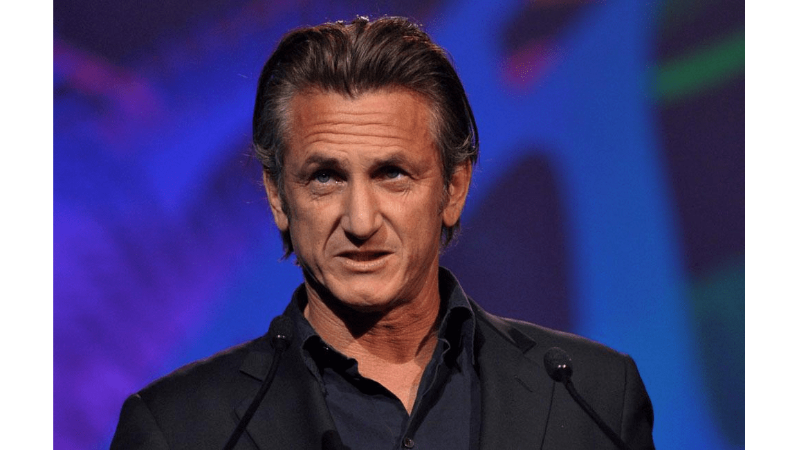 Sean Penn attacks Donald Trump in debut novel - 8days
