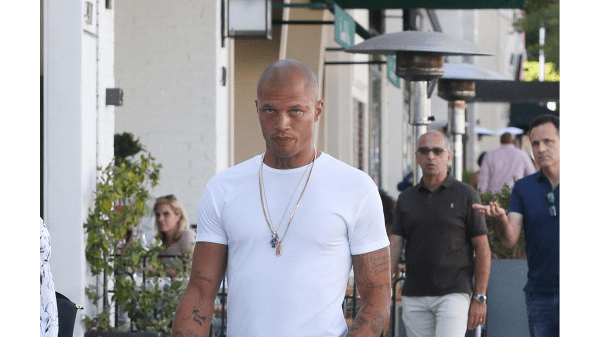 Jeremy Meeks 'sued' after two luxury rental cars he hired were wrecked ...