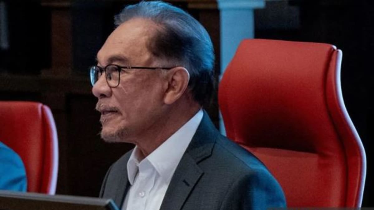 Menteri kabinet M'sia setuju potong gaji 20% sebulan - BERITA Mediacorp