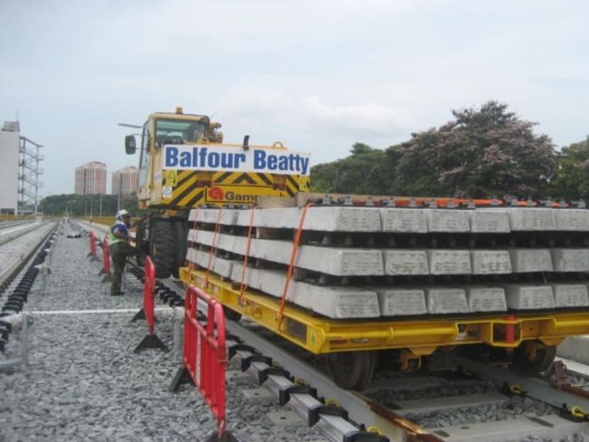 Gallery: SMRT speeds up track renewal - TODAY