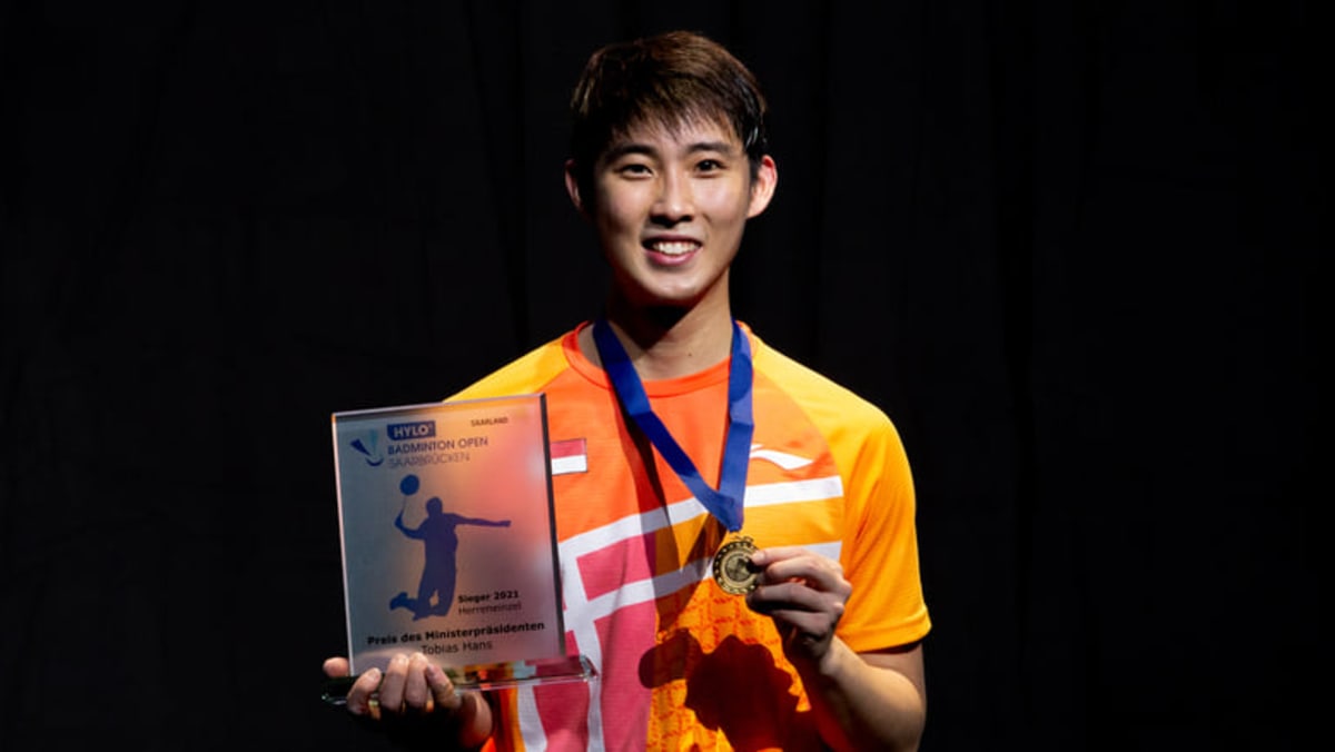 Singapore's Loh Kean Yew wins men's singles title at Hylo Open, Yeo Jia ...