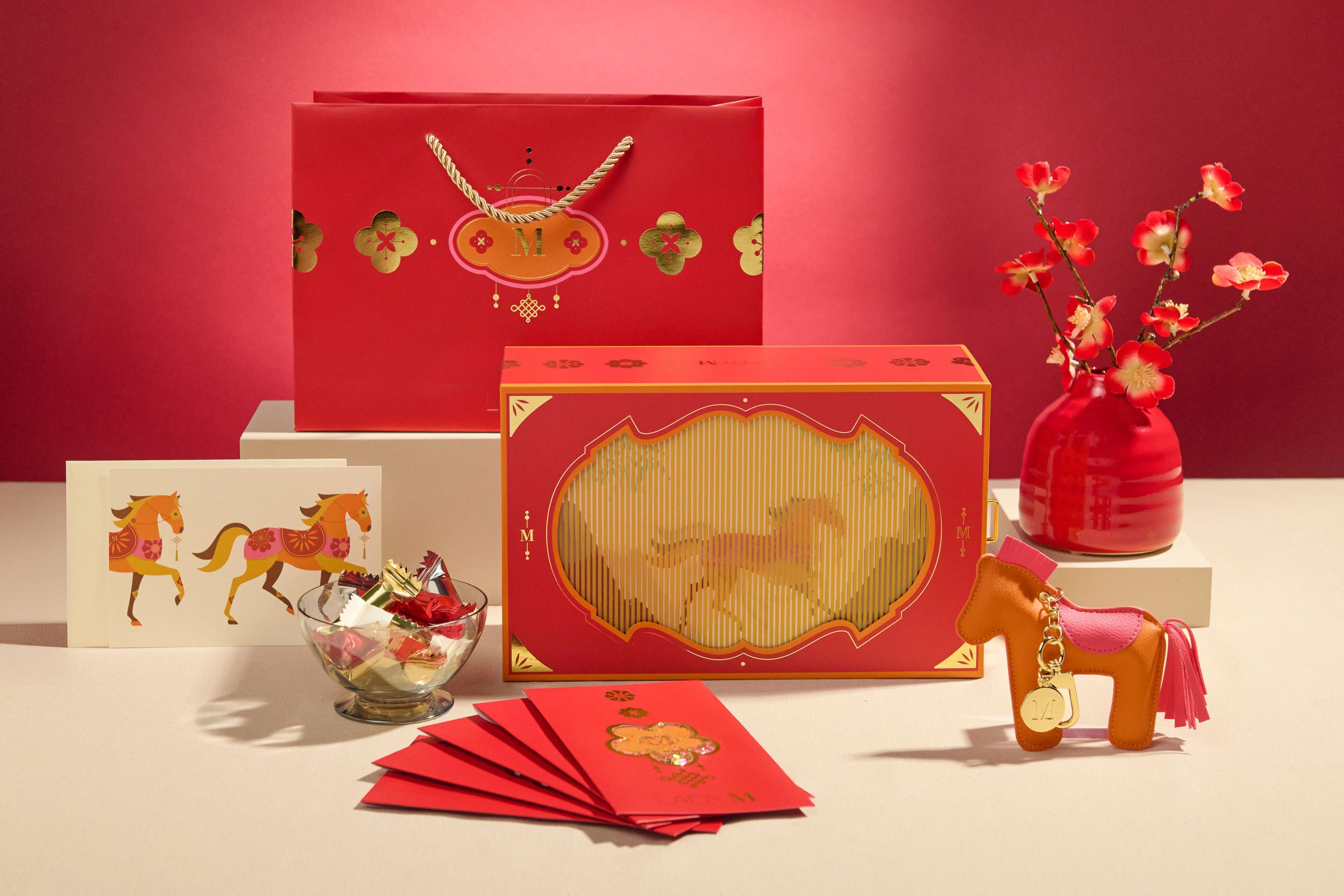 骏马迎春，Lady M携新年限定礼盒重返新加坡 - vibes by 8world